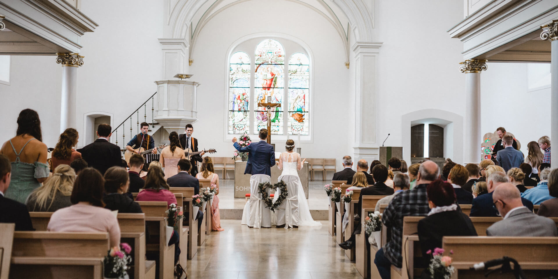 Trauung in der Kirche - Trauung - Lieben unter guten Zeichen